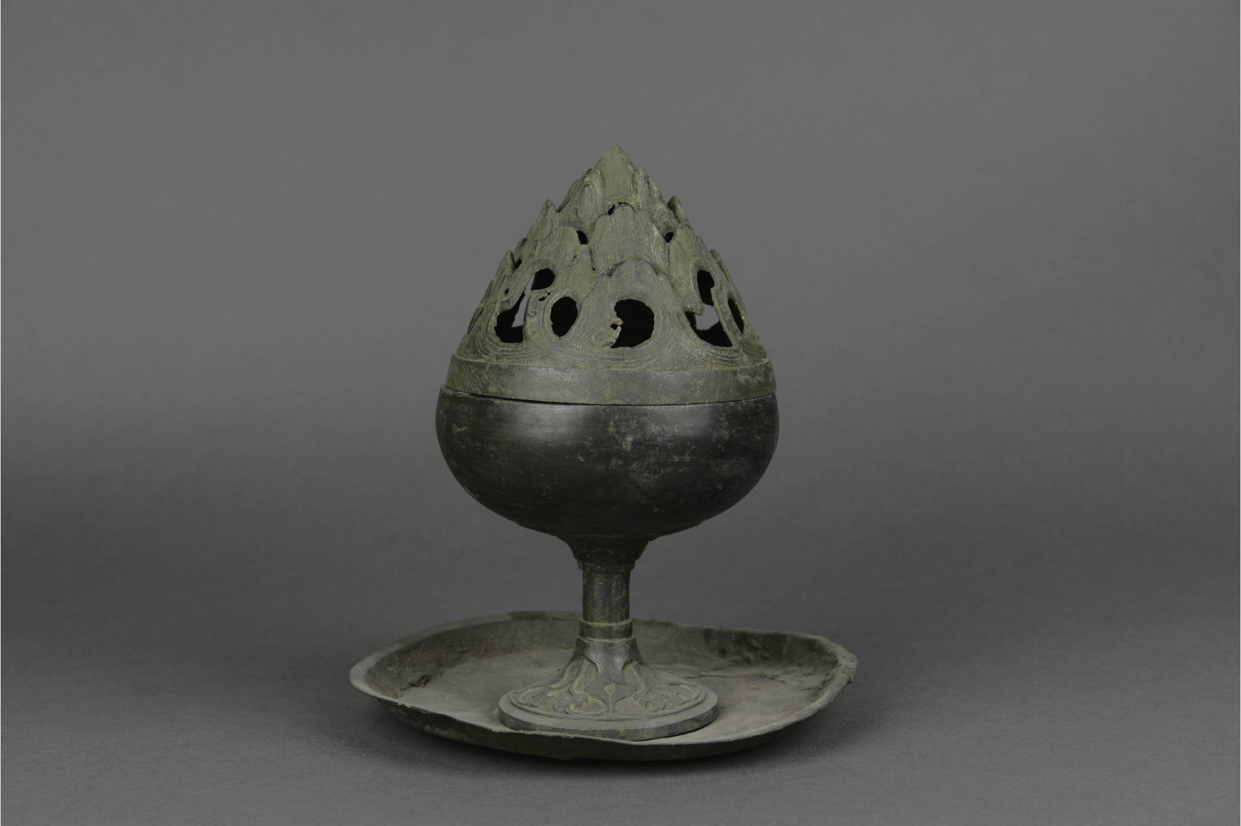 During the Han Dynasty, the bronze Boshan furnace was so prosperous ...