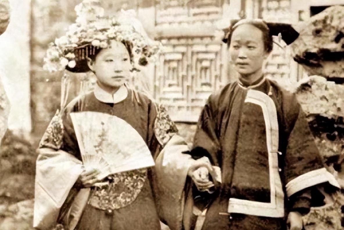 During the Qing Dynasty, it didn't take much time to dress up the heads ...