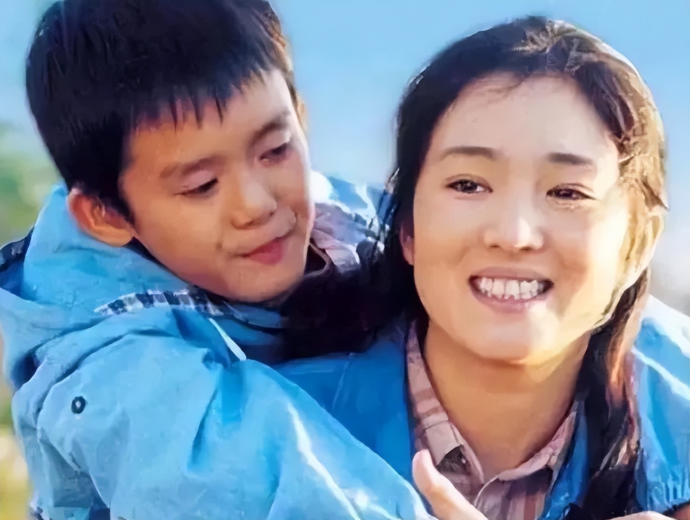 Gong Li finally relented: Tearfully admitting that she has a son, what ...