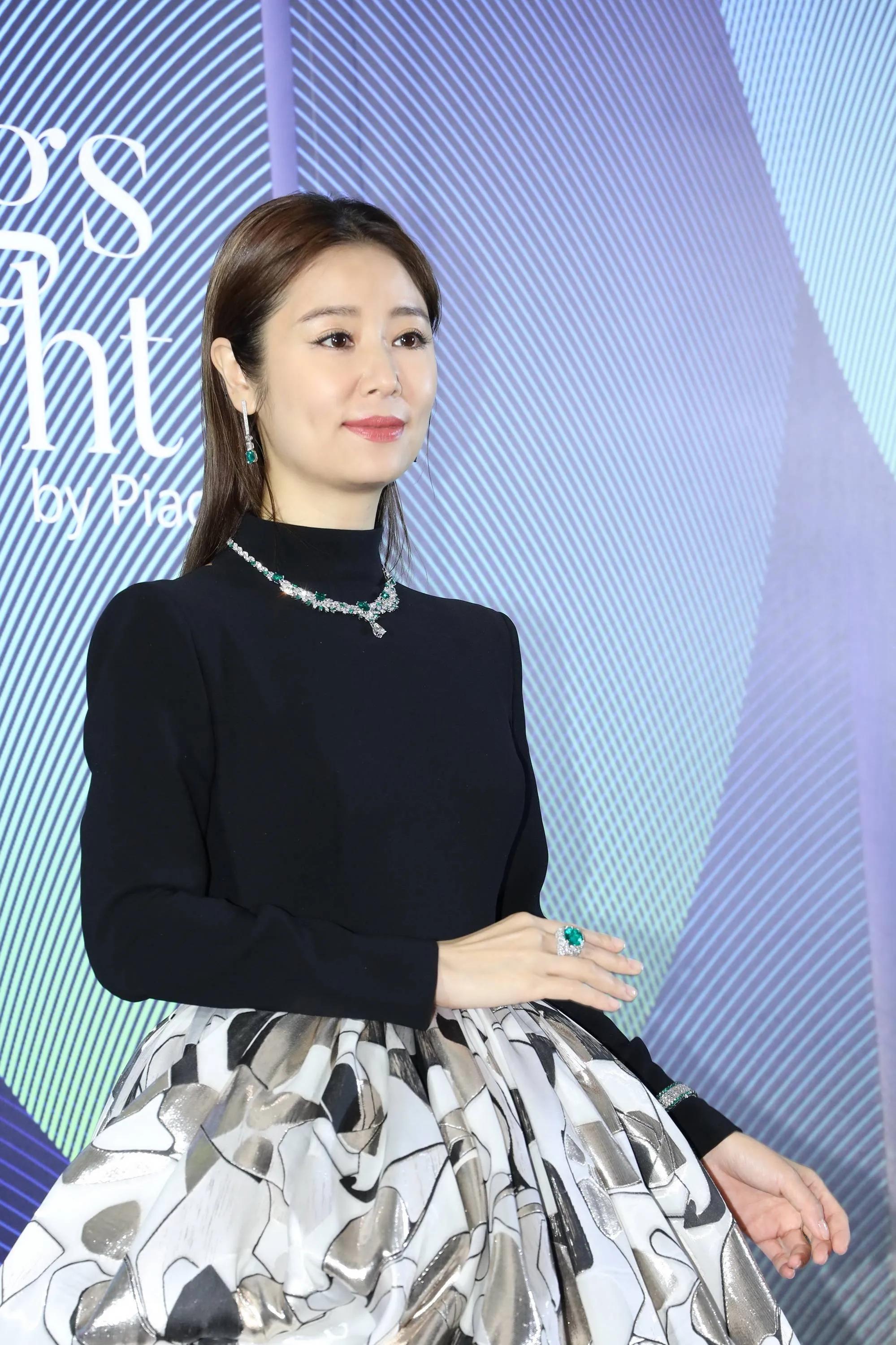 The fairy wants to laugh? Ruby Lin's family portrait was exposed, Huo ...