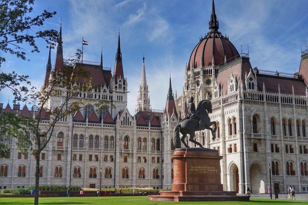 What was constitutionalism like in medieval Hungary? - iNEWS