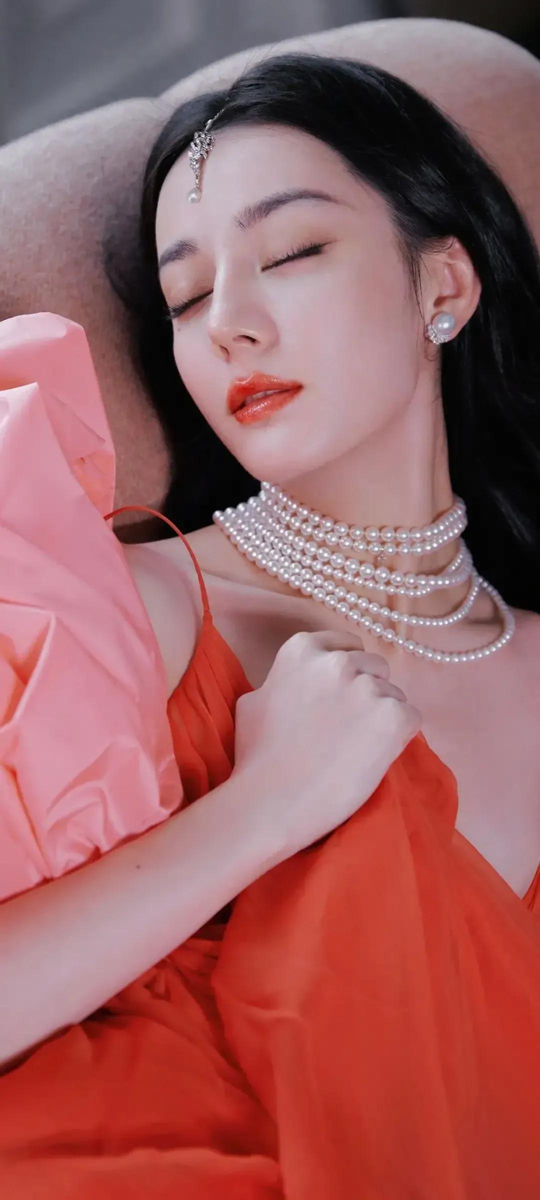 Celebrity Pictures - Issue 100 Di Lieba - iMedia