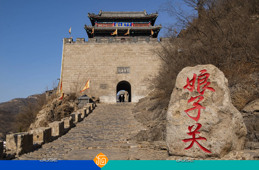 Galloping the battlefield, left and right in the court, unmarried for ...