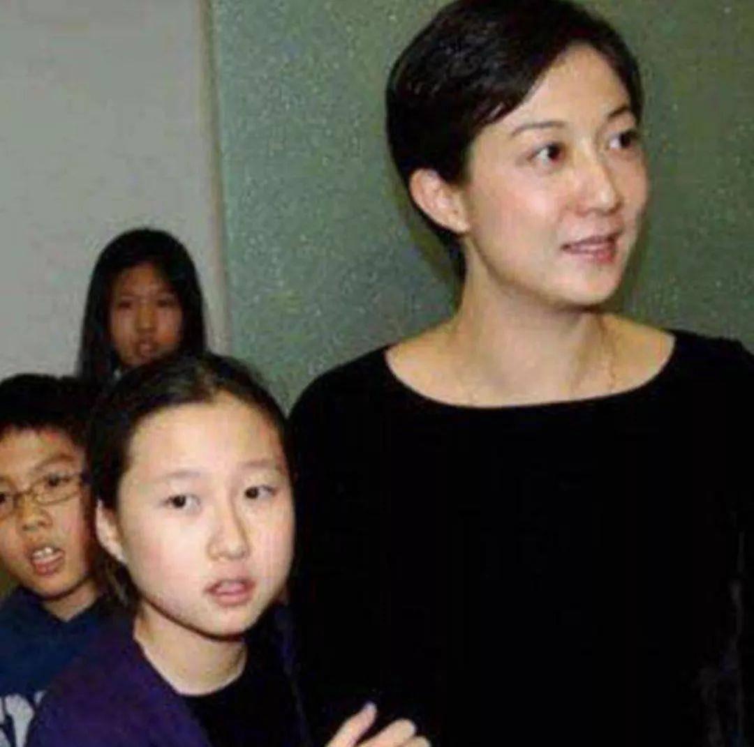 Lin Fengjiao: After winning the Golden Horse Award at the age of 25 ...