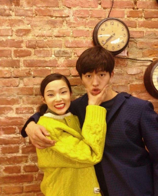 Jin Dachuan and Ju Xiaowen officially announced their marriage. The woman is five months ...