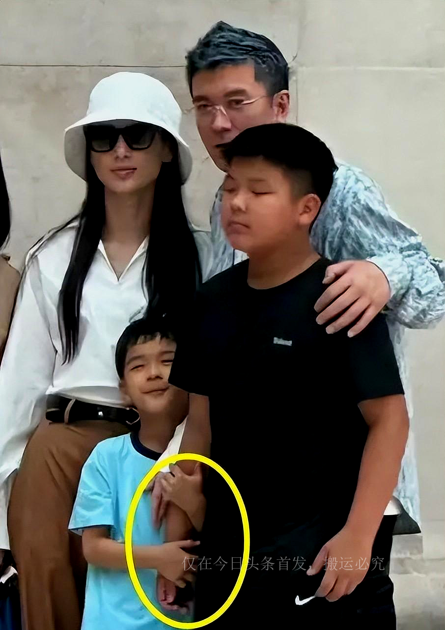 Little S took 3 daughters on vacation, Koo Jun-yup accompanied him all ...