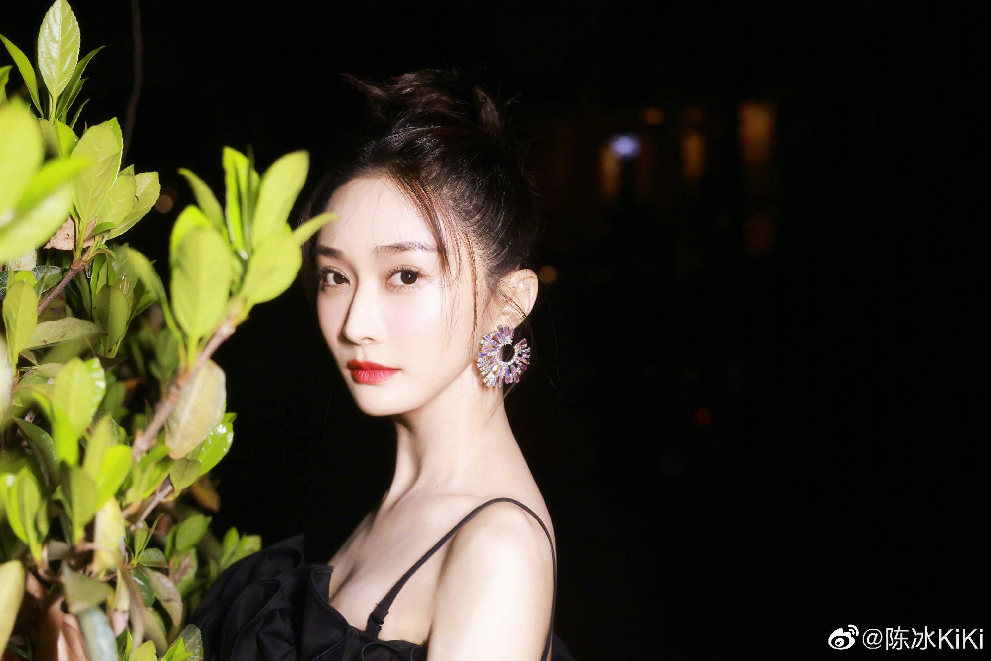 Chen Bing's "Ride the Wind 2023" singing "Airport" on the first stage ...