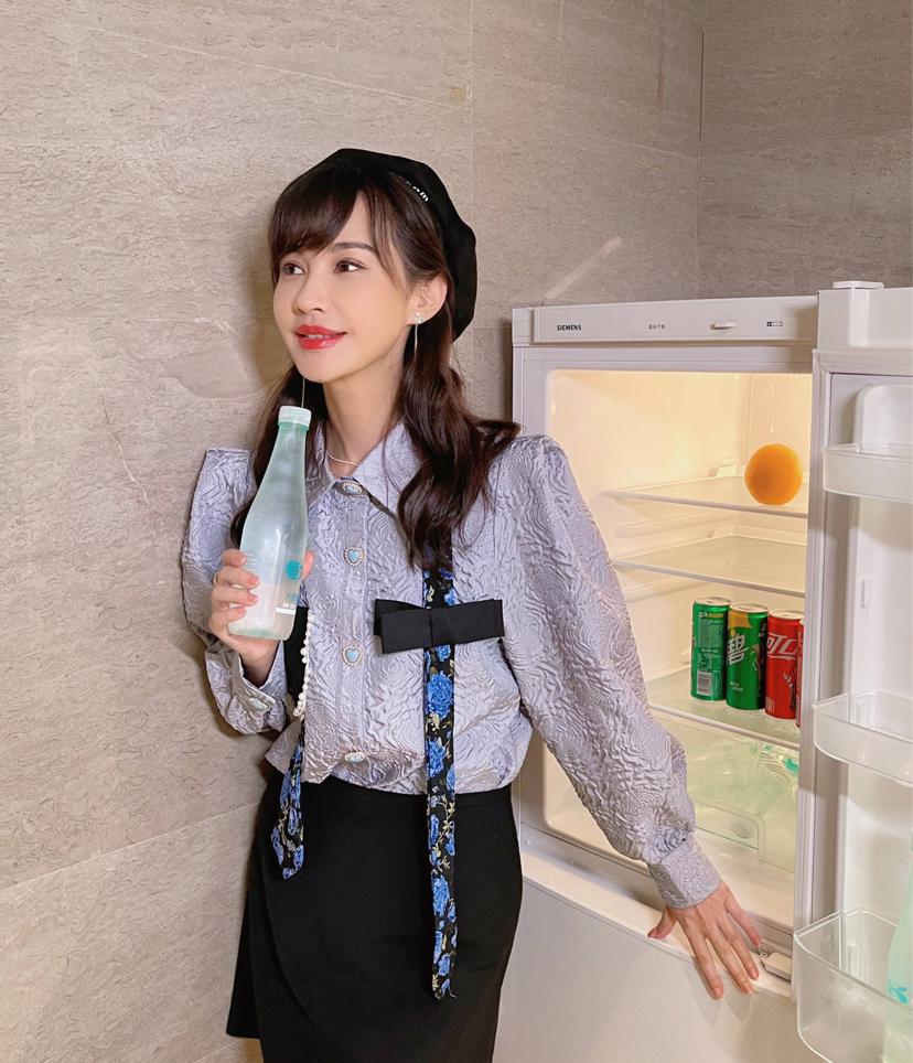 Actress Yang Xue brought snacks on live broadcast. Netizens left ...