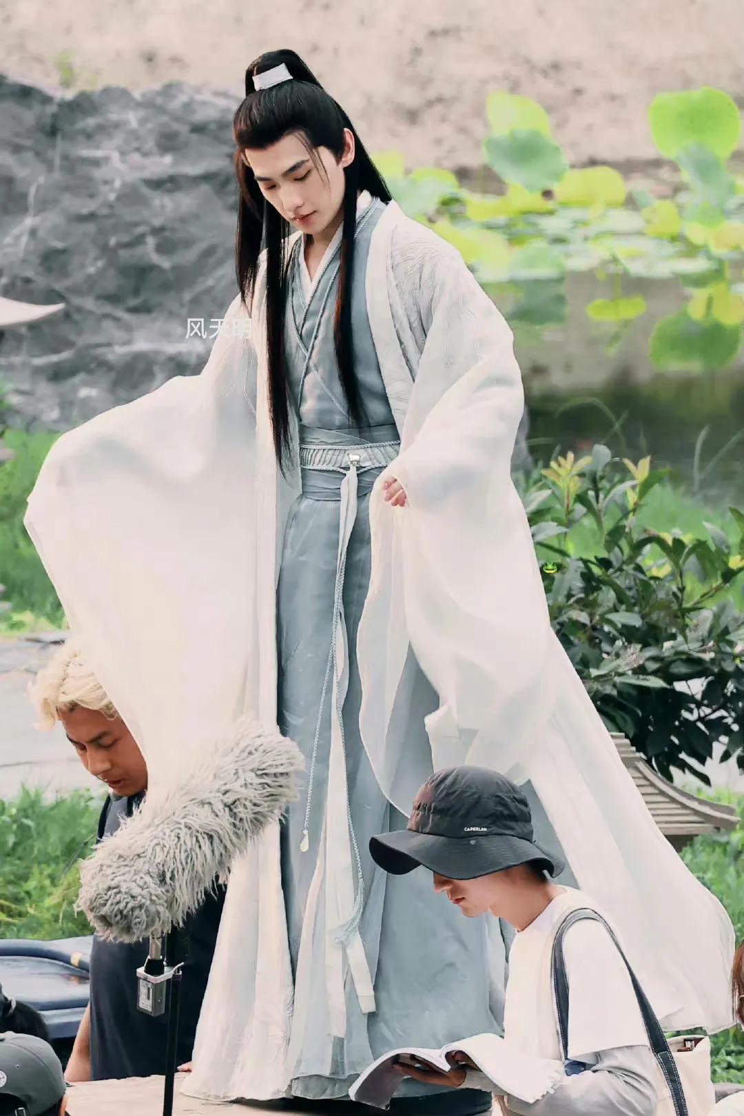 Who did Yang Yang offend? The rhythm is brought to fly - iNEWS