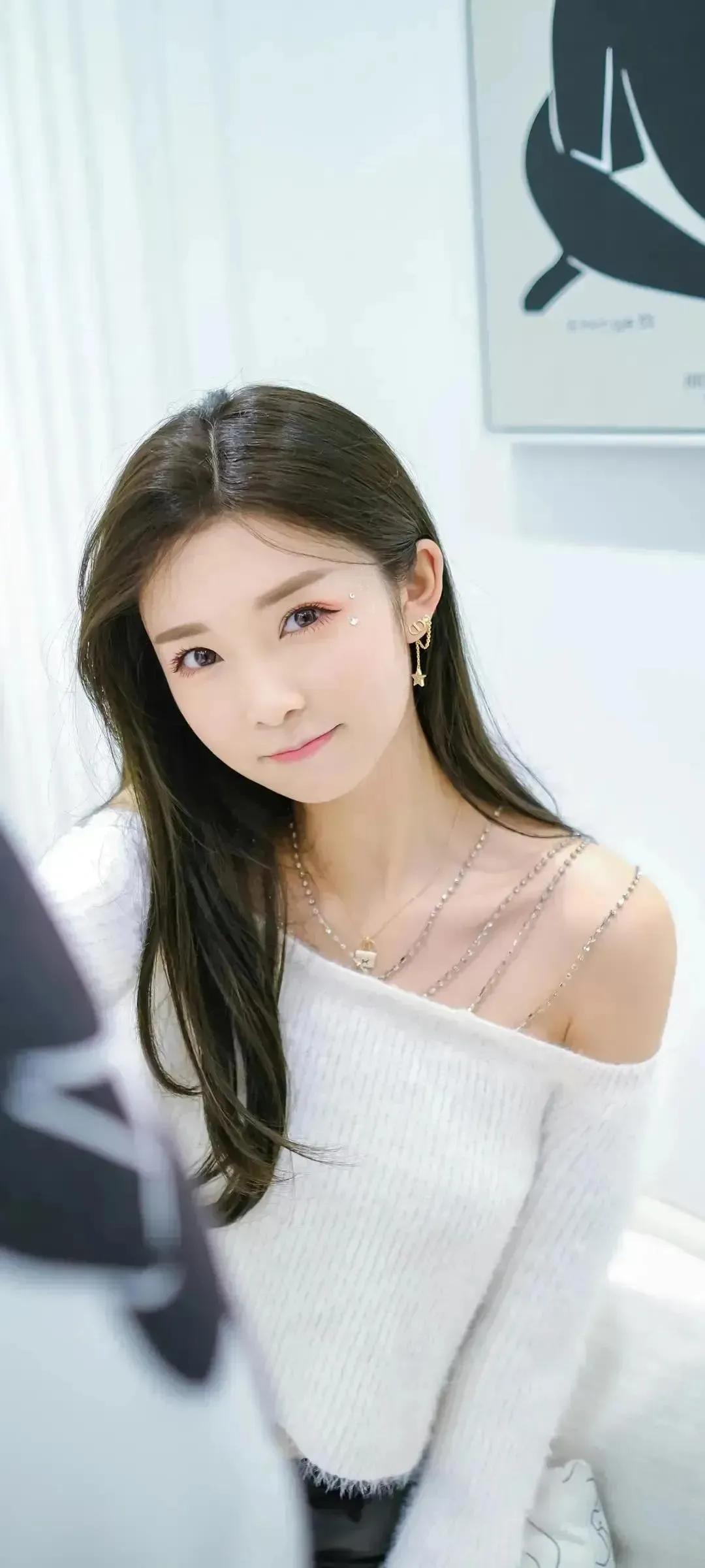 Li Liangliang, Appreciation of Meitu Series - iNEWS