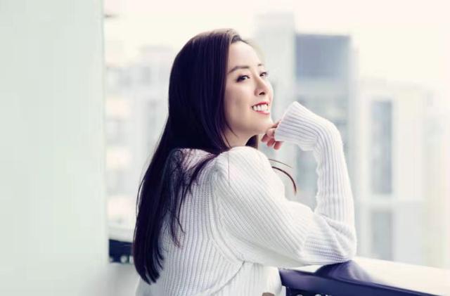 Huang Xiaolei: At the age of 28, she won the Best Newcomer Award, and ...