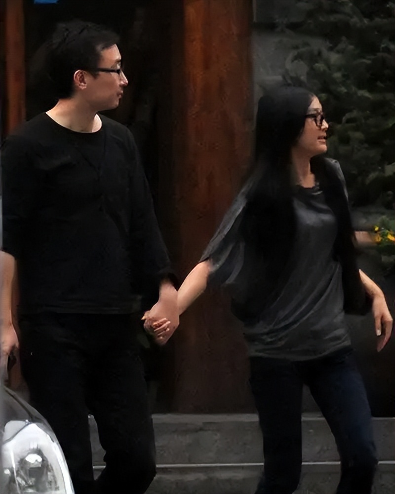 Good-looking "love brain" Qin Lan: Two boyfriends spent 15 million on ...