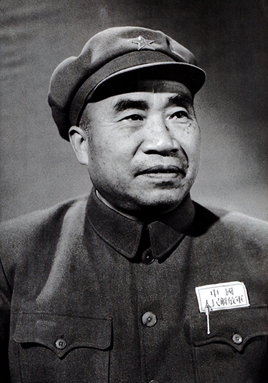 The gang of four became more and more arrogant, Zhu De comforted Kang ...