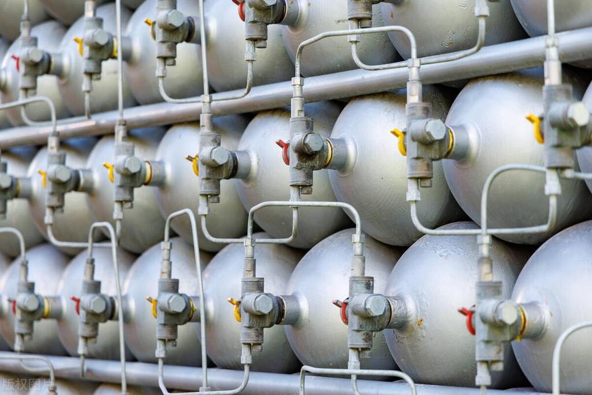 Rust removal of liquefied gas cylinders - iNEWS