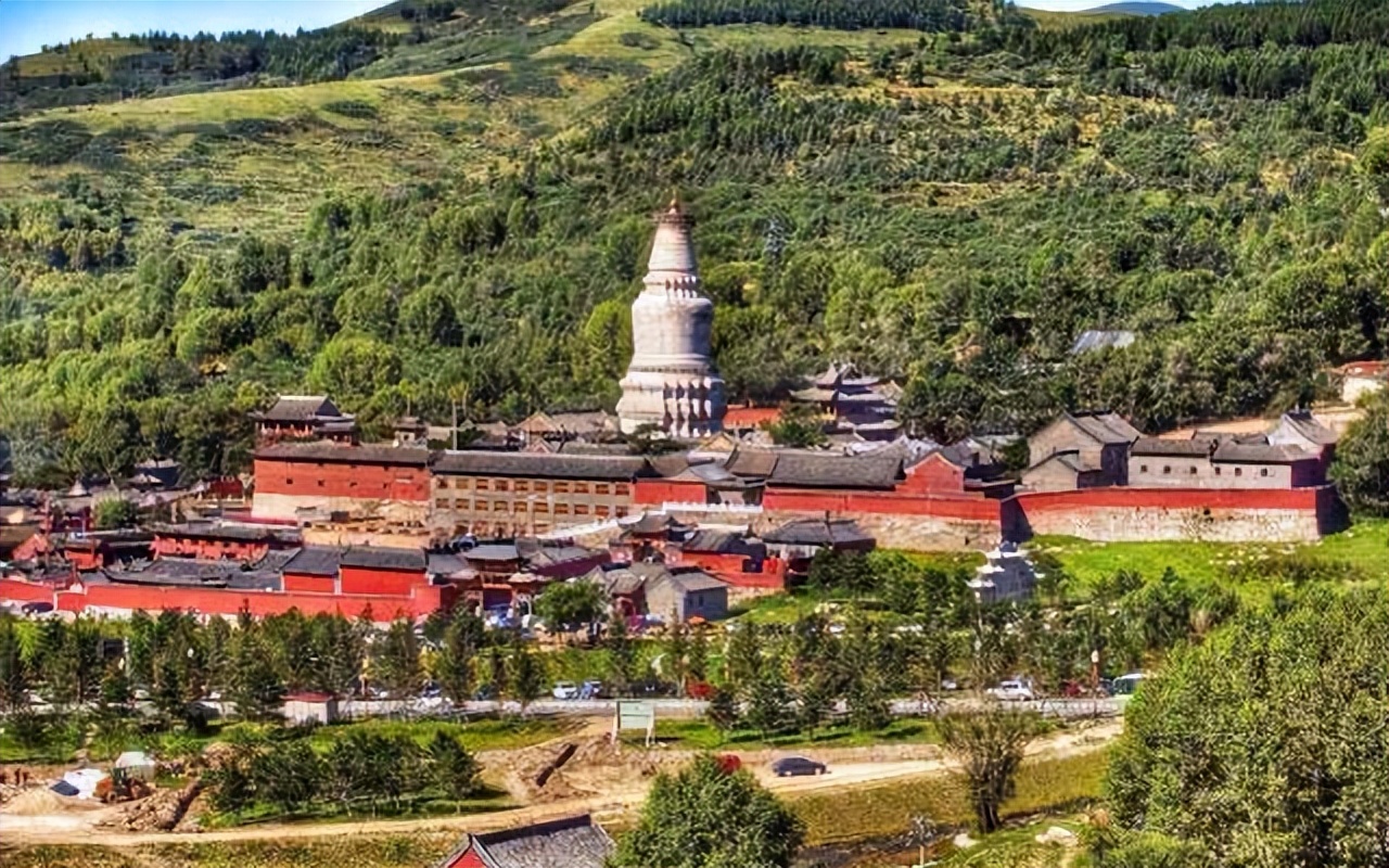 Mount Wutai, the holy place of Buddhism, the largest Bodhisattva in the ...