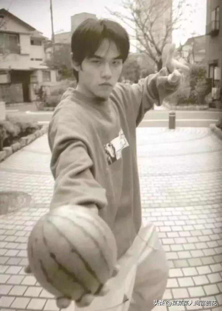 Jay Chou's early youthful photos - iNEWS