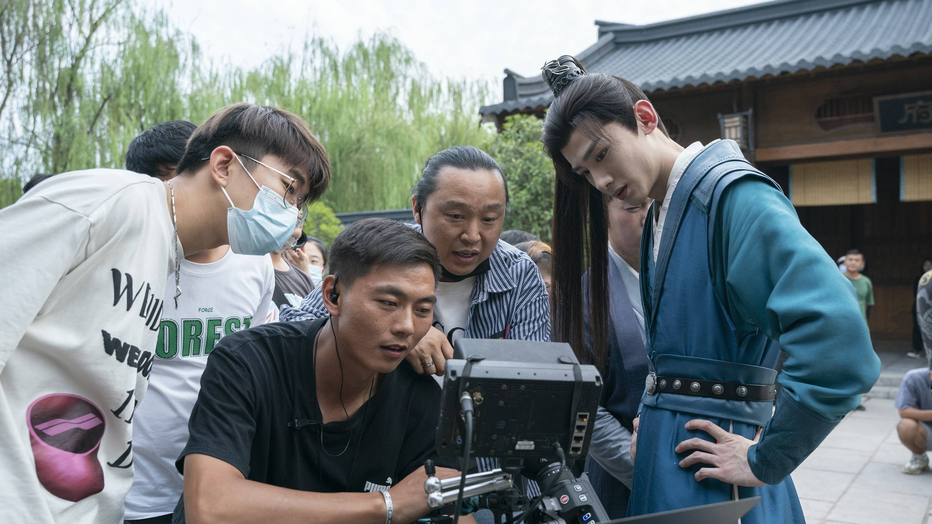 "Chang Feng Du" and "Young Song Xing" both became hit dramas, and director Zhou Haijun's ability ...