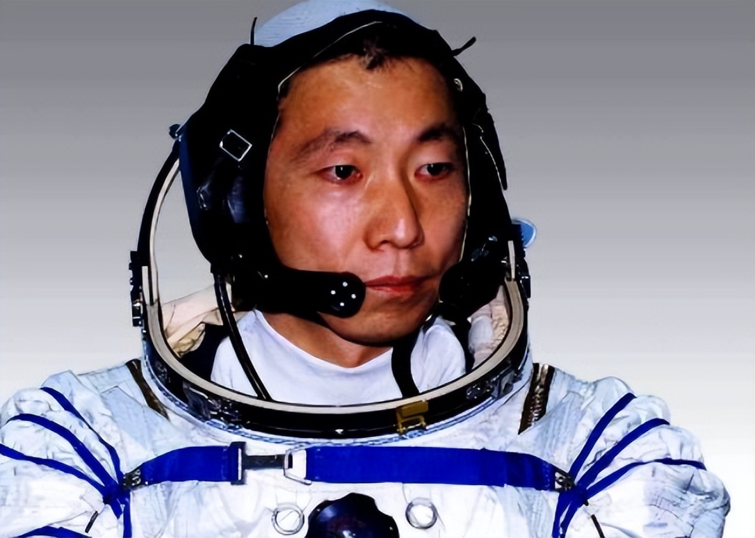 Yang Liwei heard a mysterious "knock on the door" in space, and he ...