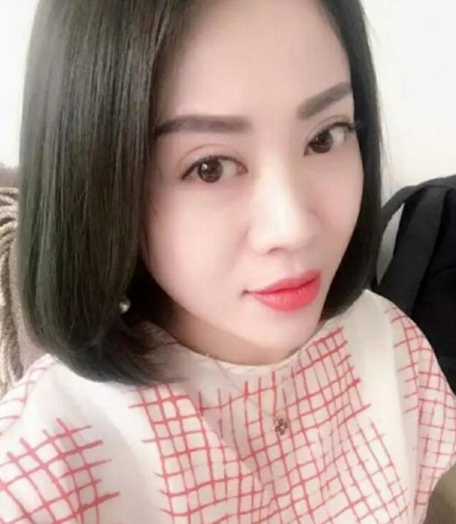 Wang Xiaoli: After divorcing his wife who had been with him for 7 years, he turned around and ...