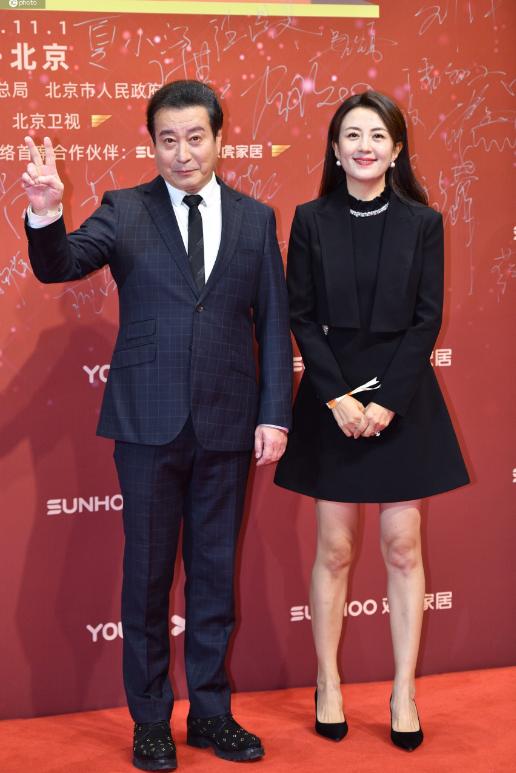 Feitian Awards Red Carpet Comparing Beauty: Sun Li's Black Silk, Guan ...