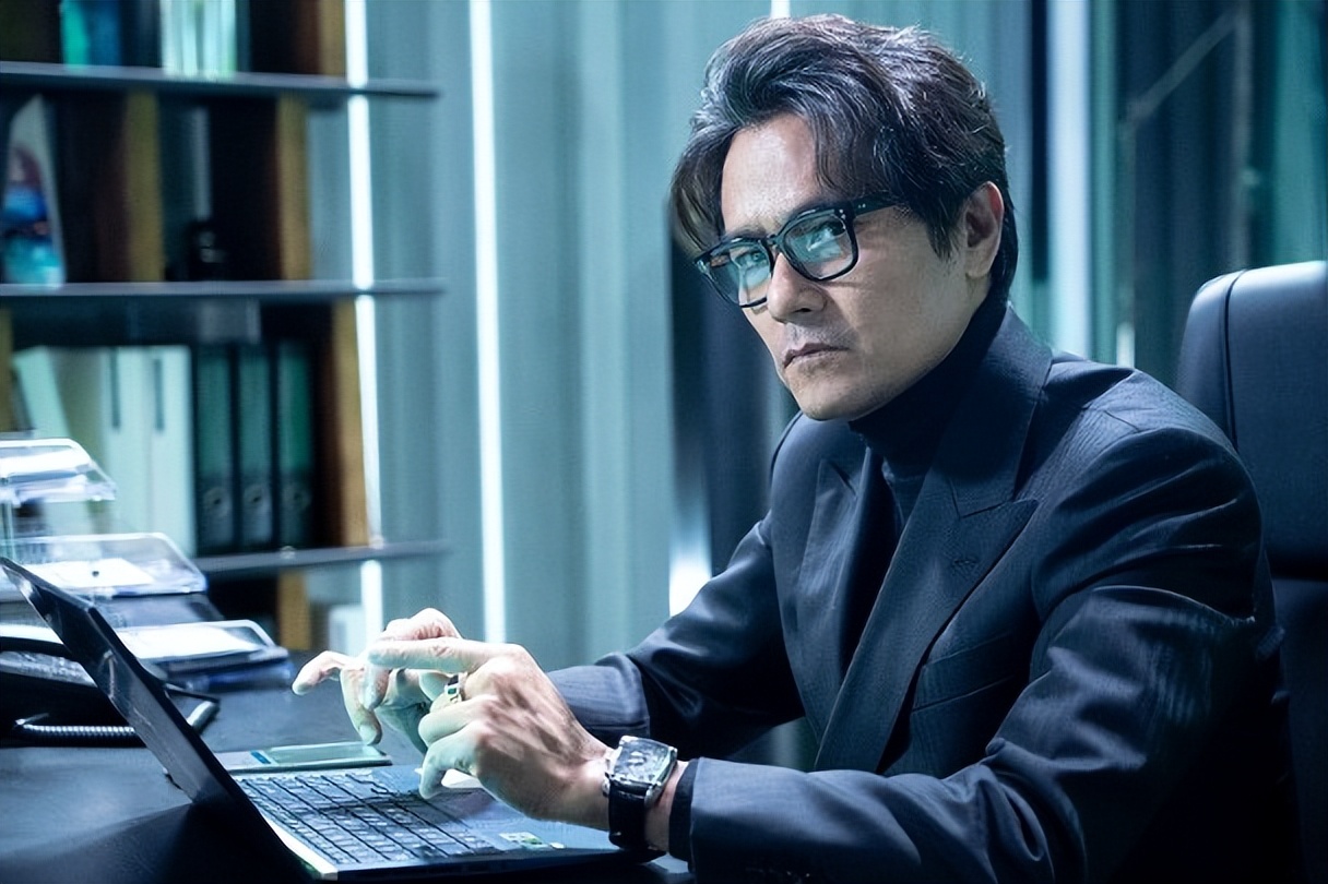 Aaron Kwok's "bed war" Lin Jiadong tried his best for fear of bumping ...
