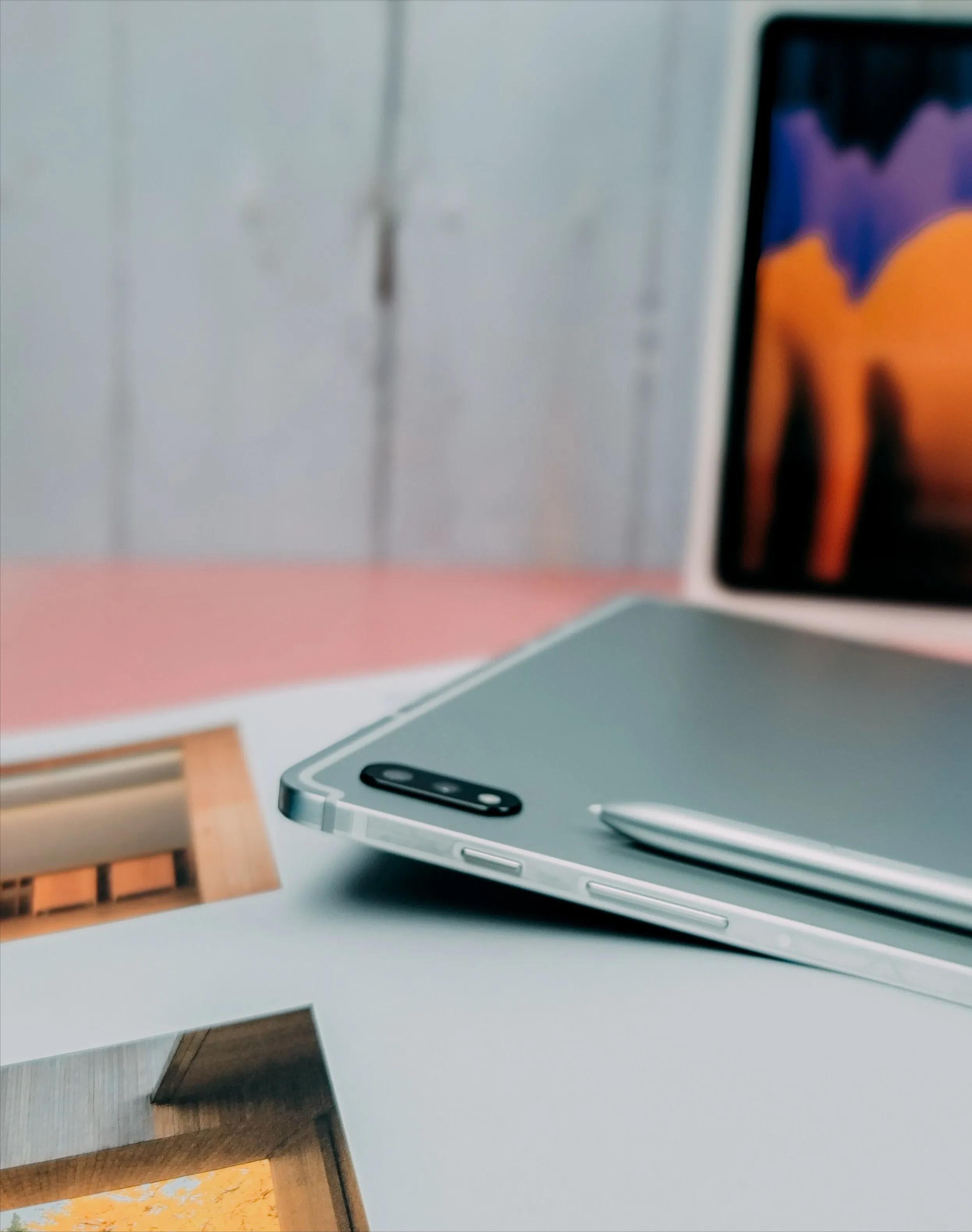 The first Samsung tab S7+ unboxing in 2023 - iNEWS