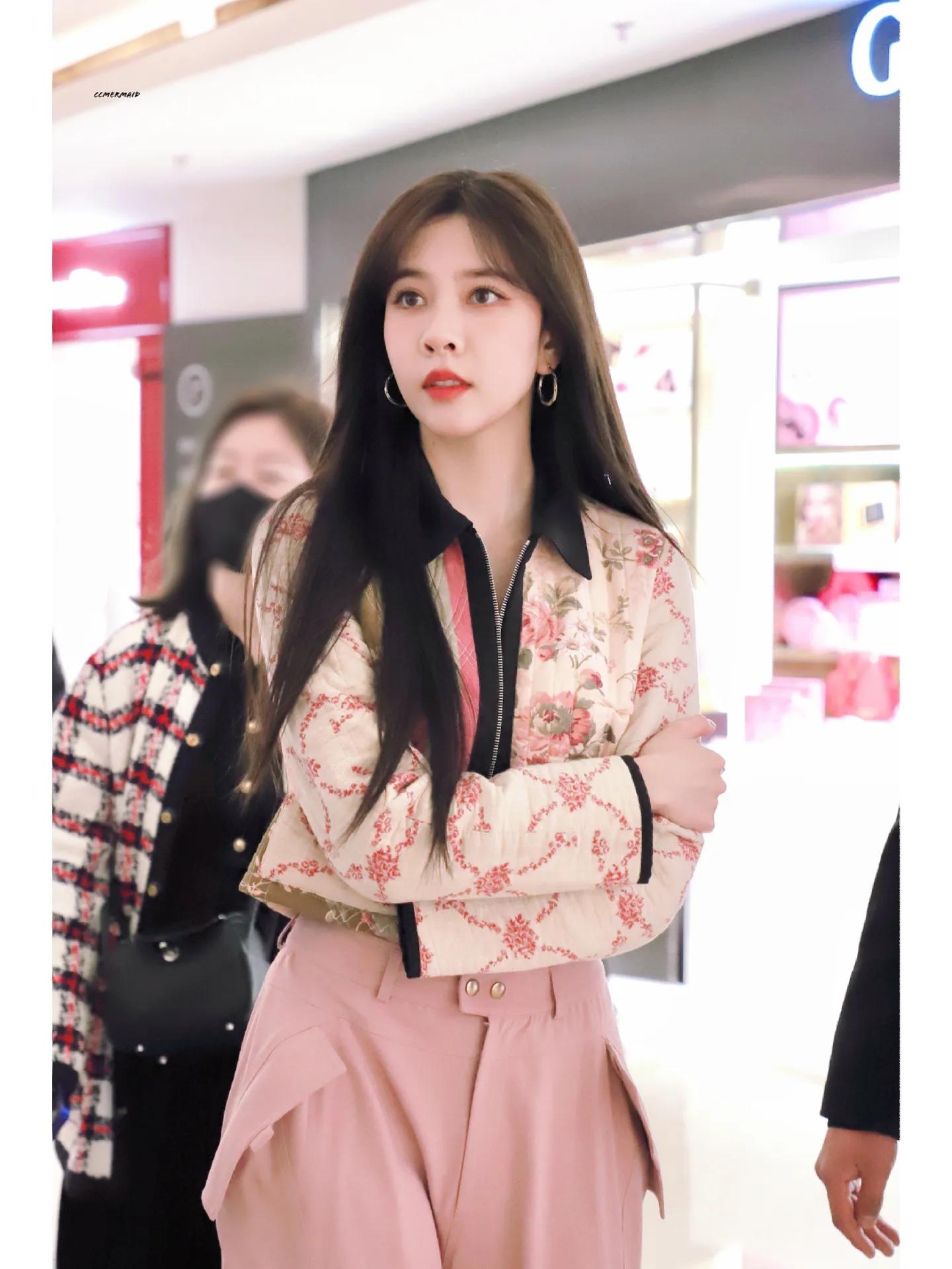 Song Yanfei: Talent and beauty coexist, a charming star - iNEWS