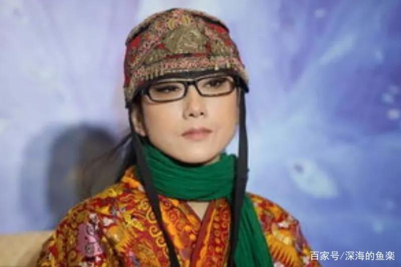 61-year-old Yang Liping & 62-year-old Deng Jie, aging naturally and ...