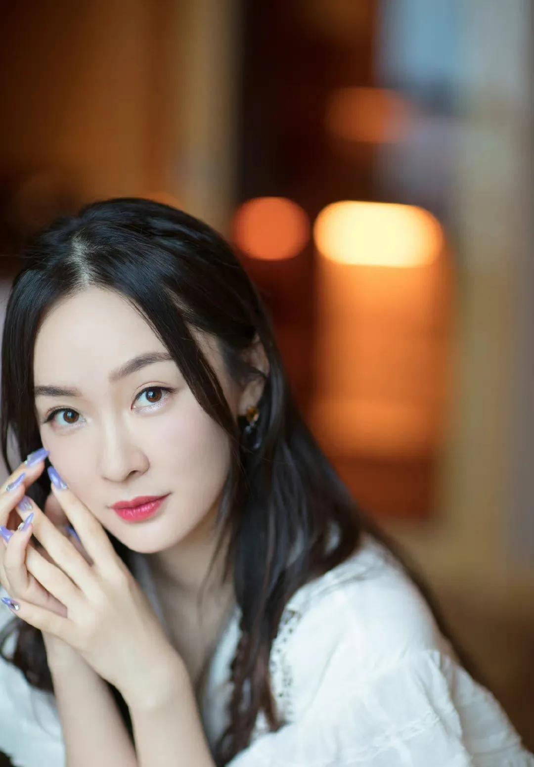 Actor Du Jiang, met a wife at a party, married happily for 9 years - iNEWS