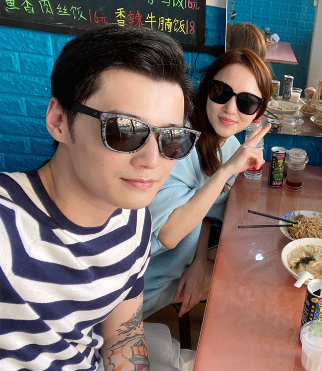 "Half-familiar Lovers" Luo Ying issued a post to support Huang Rui'en, denying that the other ...