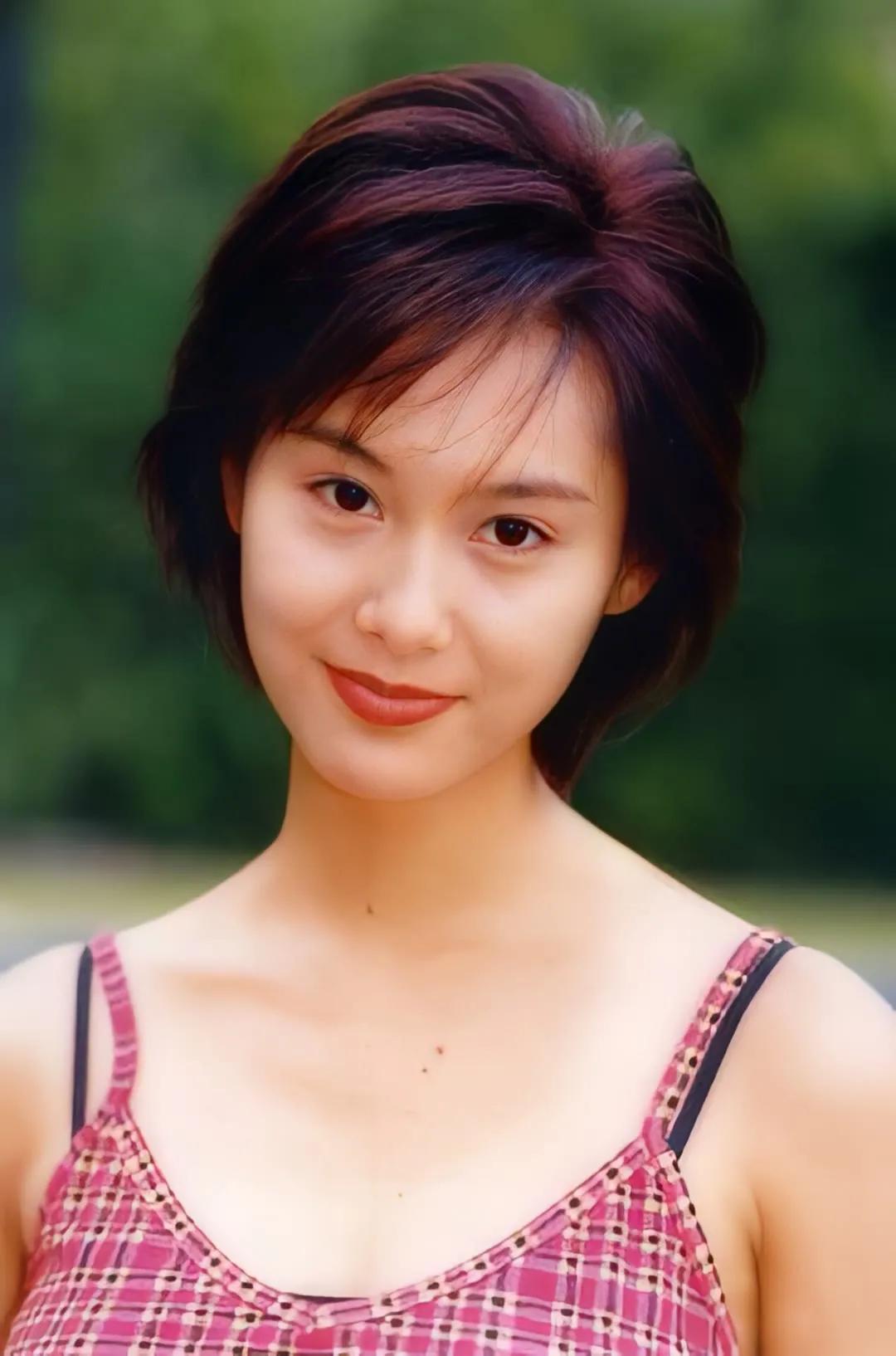 Athena Chu nostalgic photo 20 - iNEWS