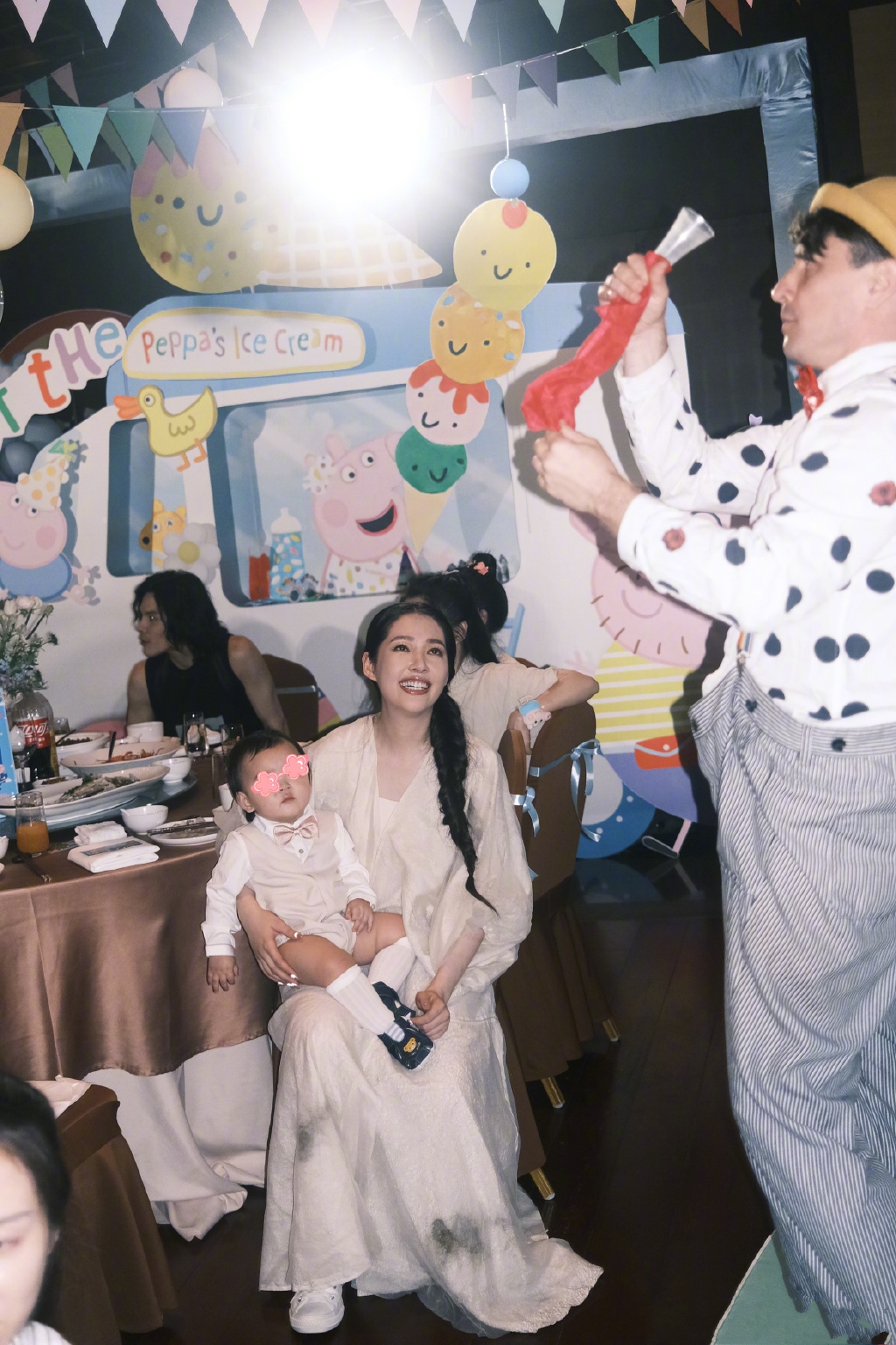 Xiang Sheng's birthday party was exposed, his nose looks like his ...