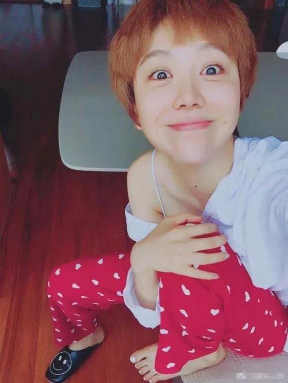 She is so beautiful, so charming, and tender as water!(Jiang Yan) - iNEWS