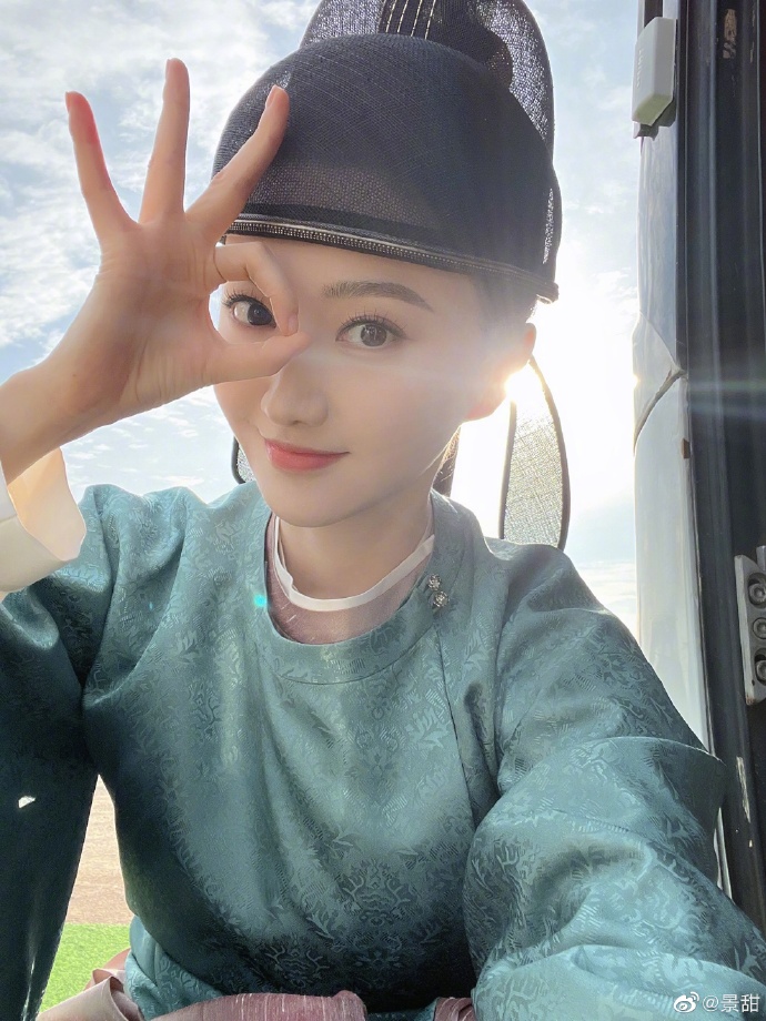 Jing Tiansun and Mu Zhuohua took five consecutive shots against the ...