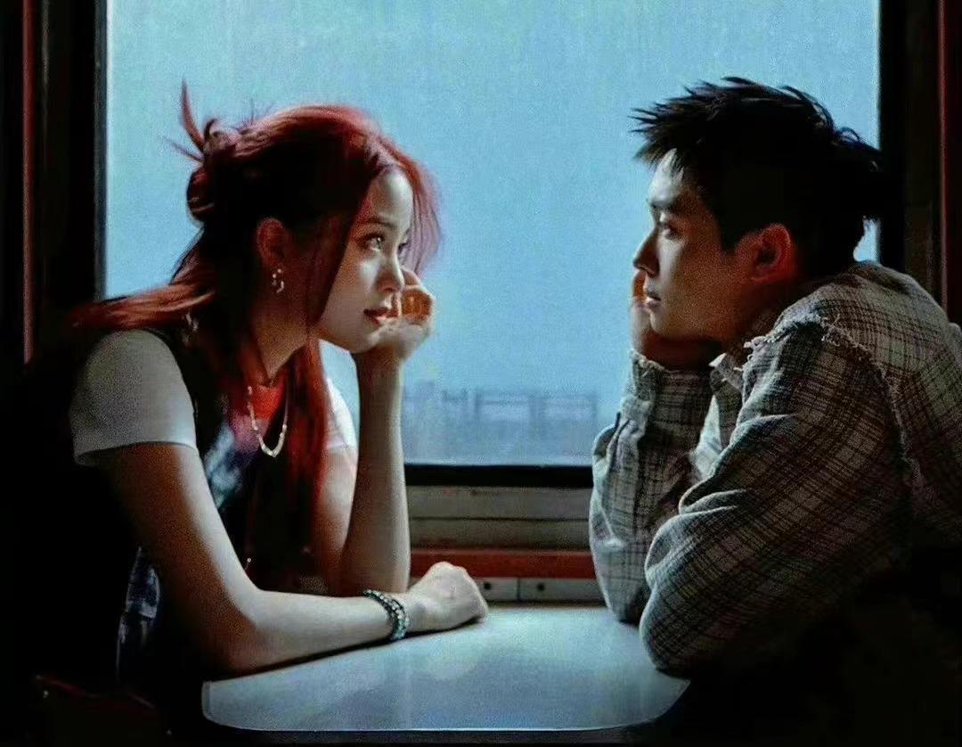 Ouyang, Nana, Zhai Zilu's relationship is suspected to be exposed, and they once starred in mv ...