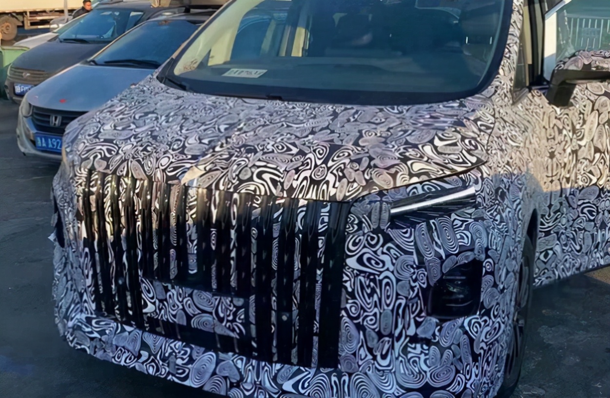 Hongqi MPV road test exposure, floating screen + large tail, or 2.0T ...