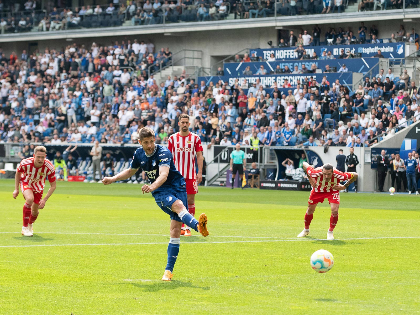 Scored 3 goals in a single game and completed the 100th goal in the ...