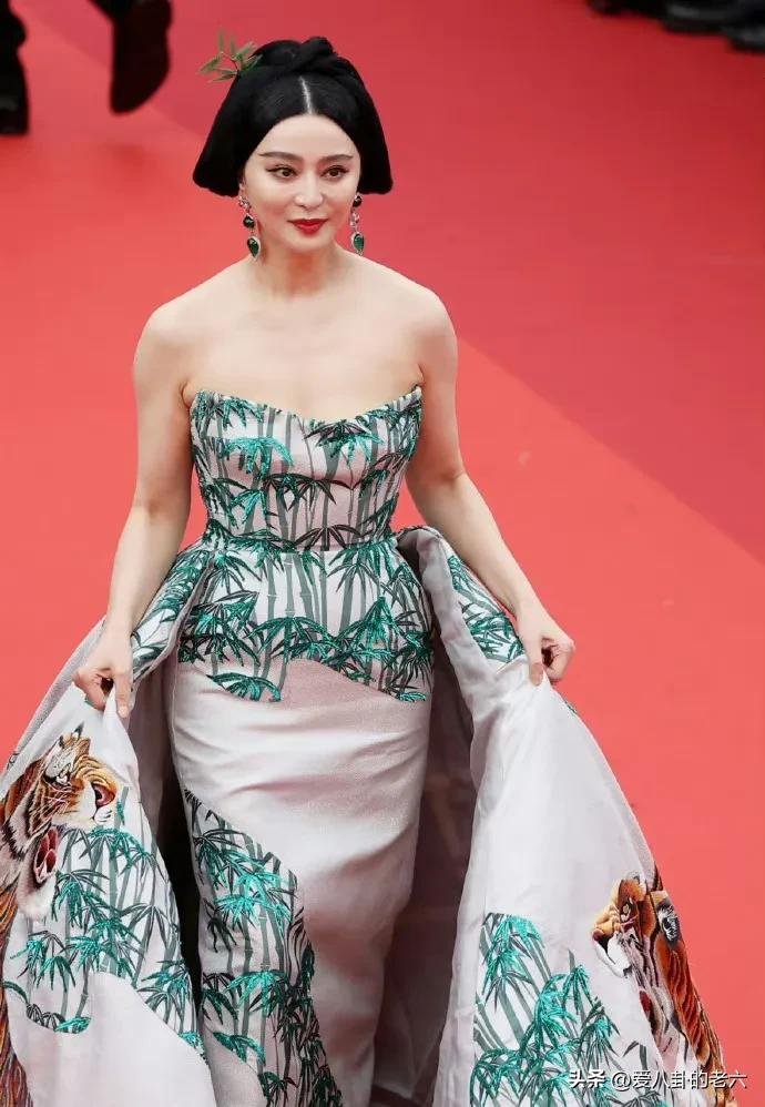 Zhang Yuqi's clothes are super bold, the style of Jinsuo is still the ...