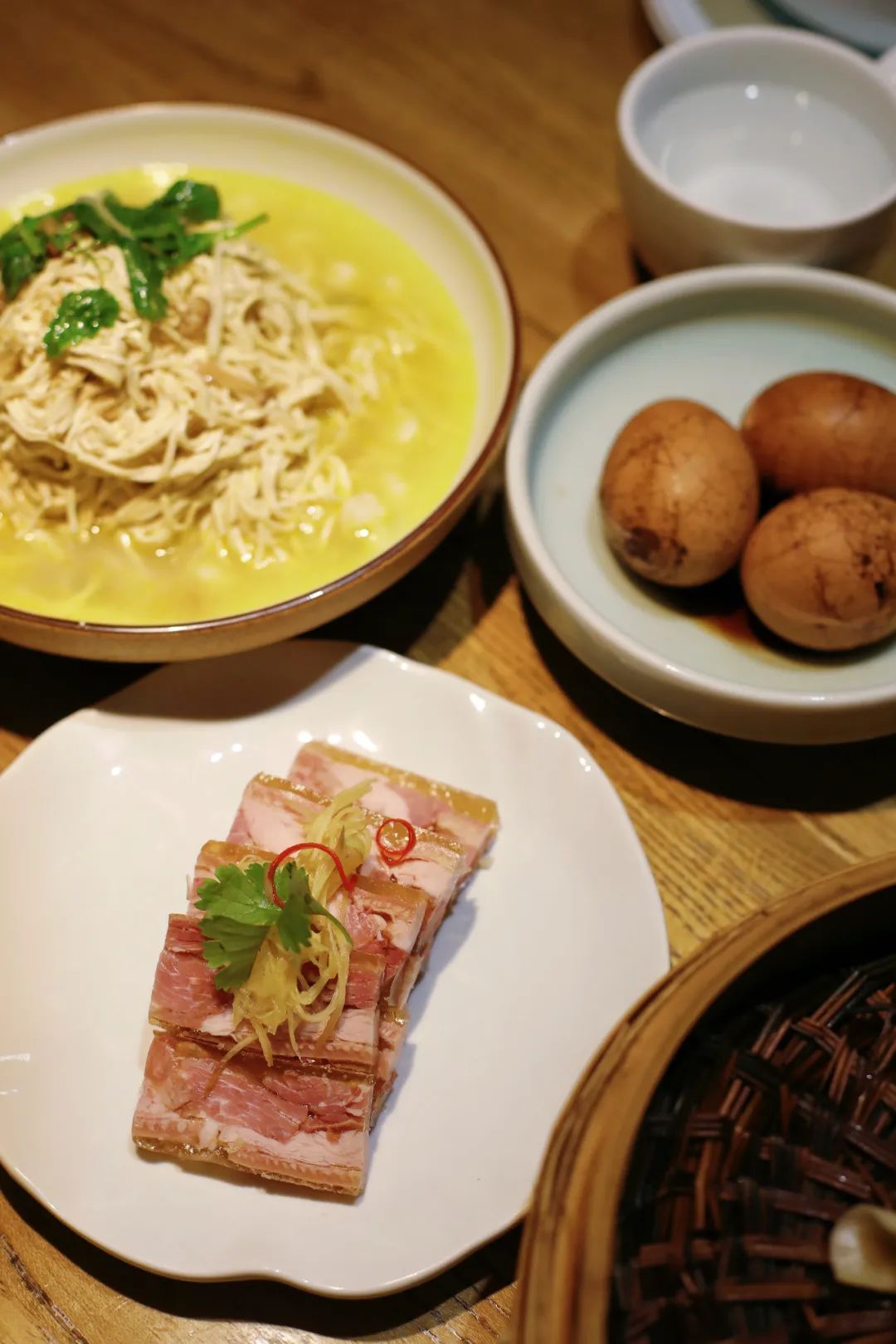 Soaking hot springs, tasting food, and strolling in Yangzhou, this ...