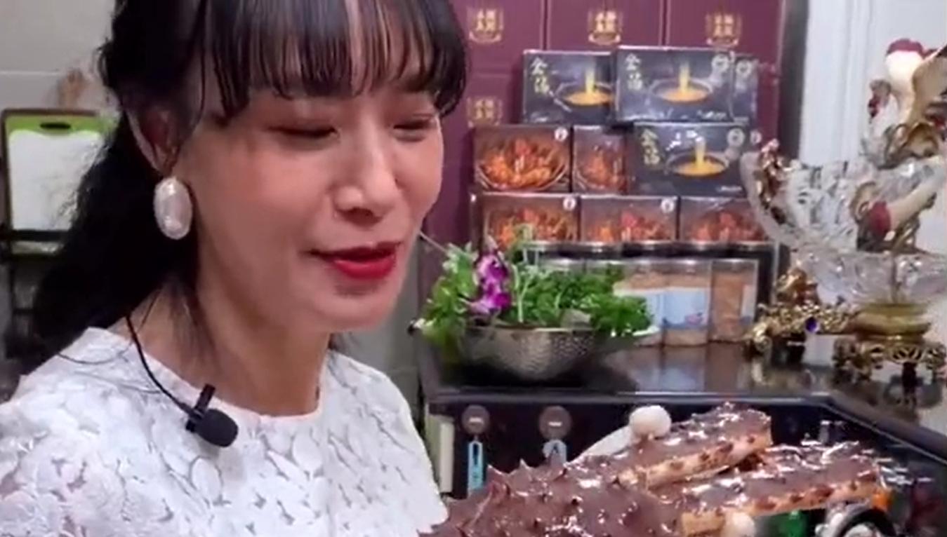 Cici888 Family Banquet: No lobsters are not happy, Pomegranate will accompany her in the cooking ...