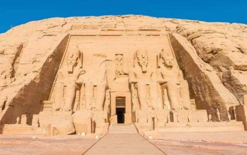 3200 years ago, when the Egyptians were building the pyramids, what ...