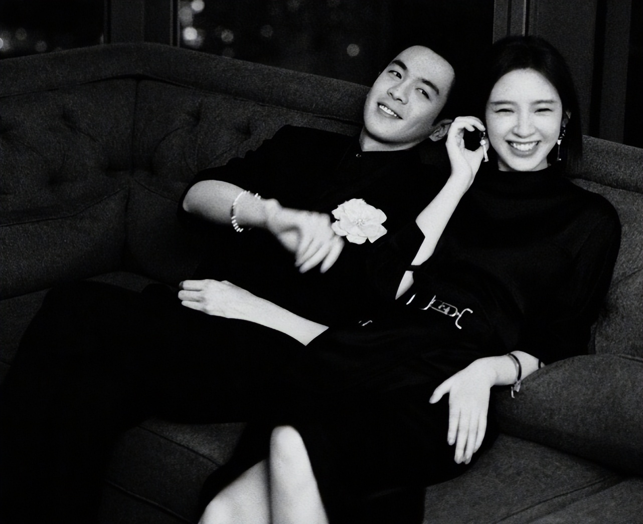 Zhang Ruoyun and Tang Yixin rarely share photos with them. The husband and wife look at each ...