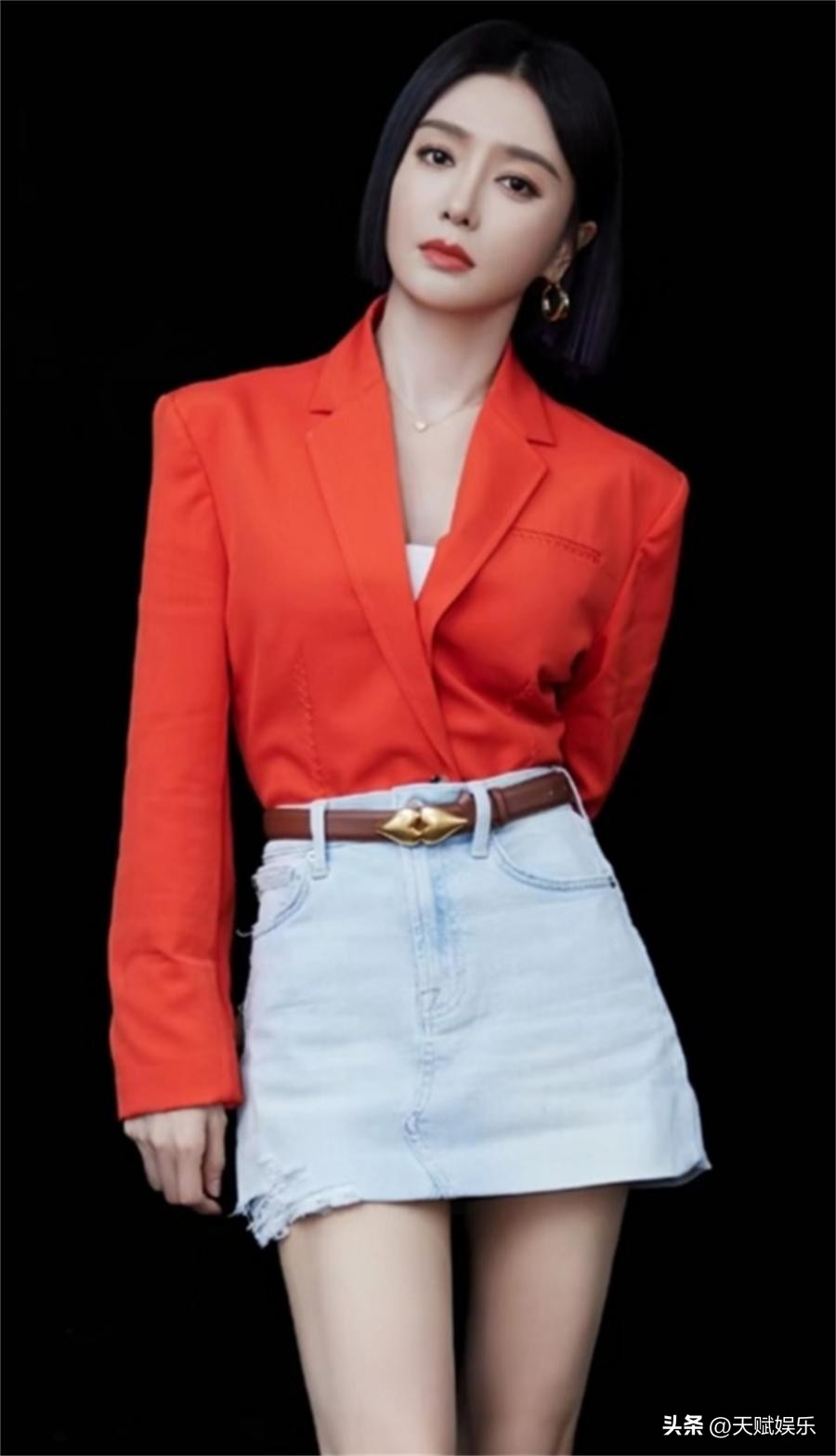 Actress and singer Qin Lan's photo album "Eight" - iNEWS