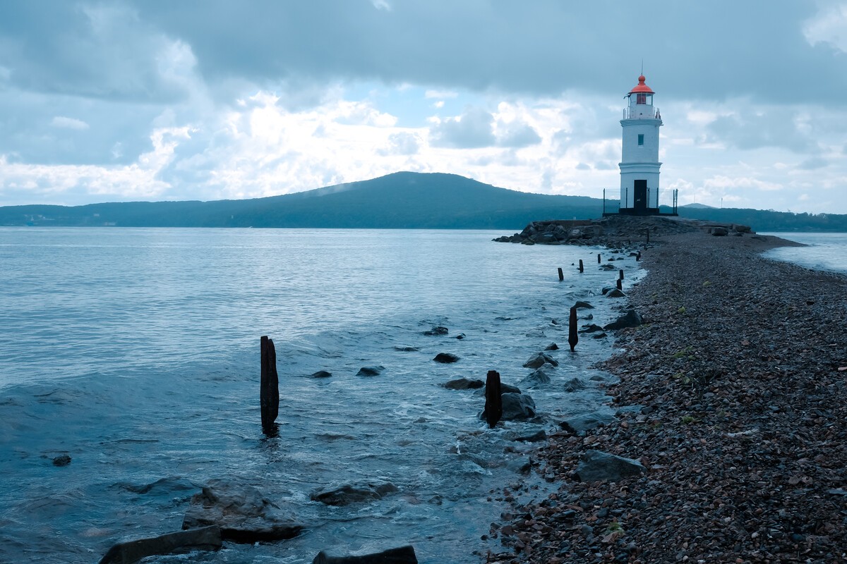 How Character Relationships in the 'Lighthouse' Movies Reveal Human ...