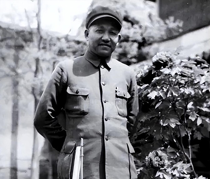 In 1950, Ye Jianying kindly advised Chen Guang, but Chen Guang slammed ...