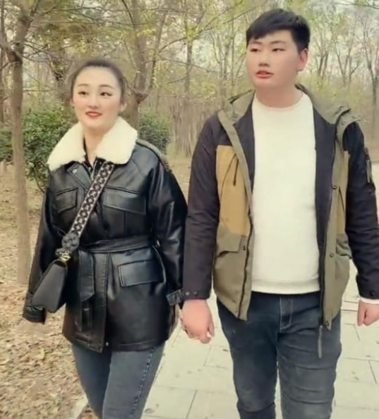 Only 13 days after the divorce, Chen Ya's parents traveled far away ...