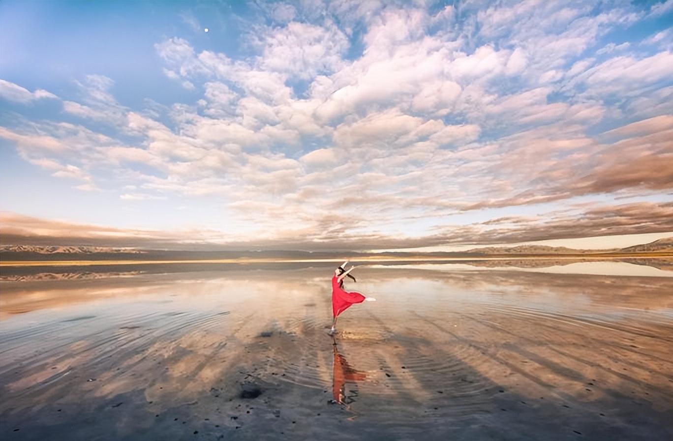 There are two most popular "sky mirrors" in the world, both equally ...