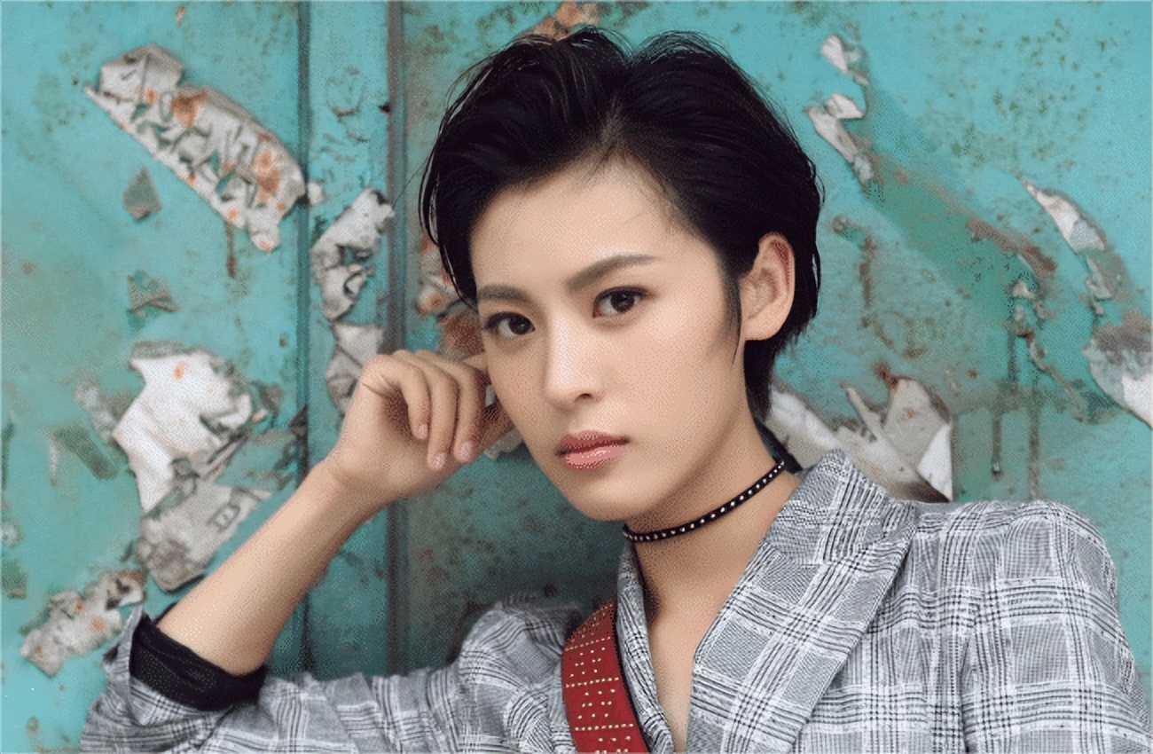 The 540th issue of the amazing photo series, the protagonist of this issue - Zhou Fang - iMedia