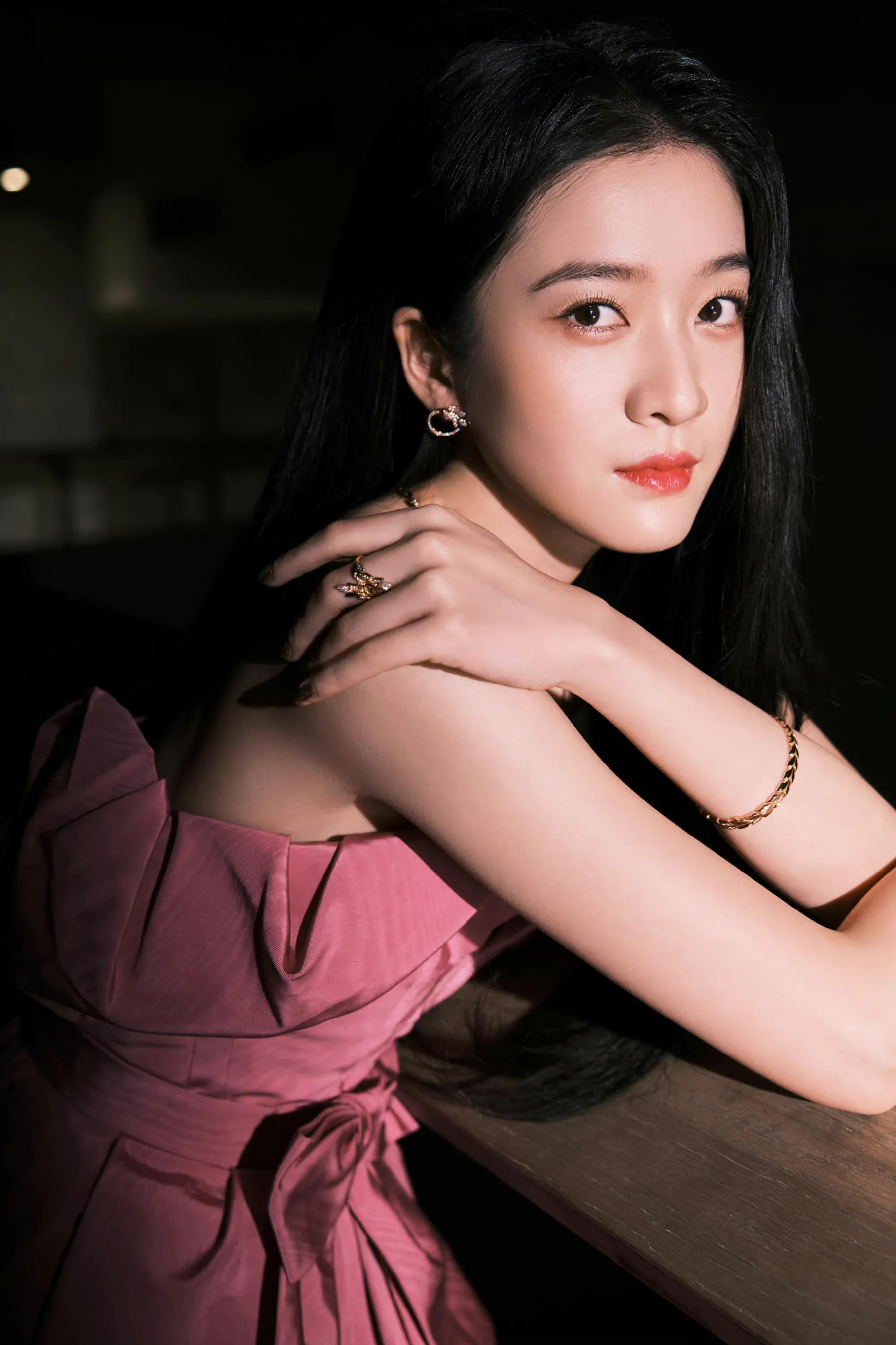 Zhang Xue welcomes the beautiful picture - iNEWS