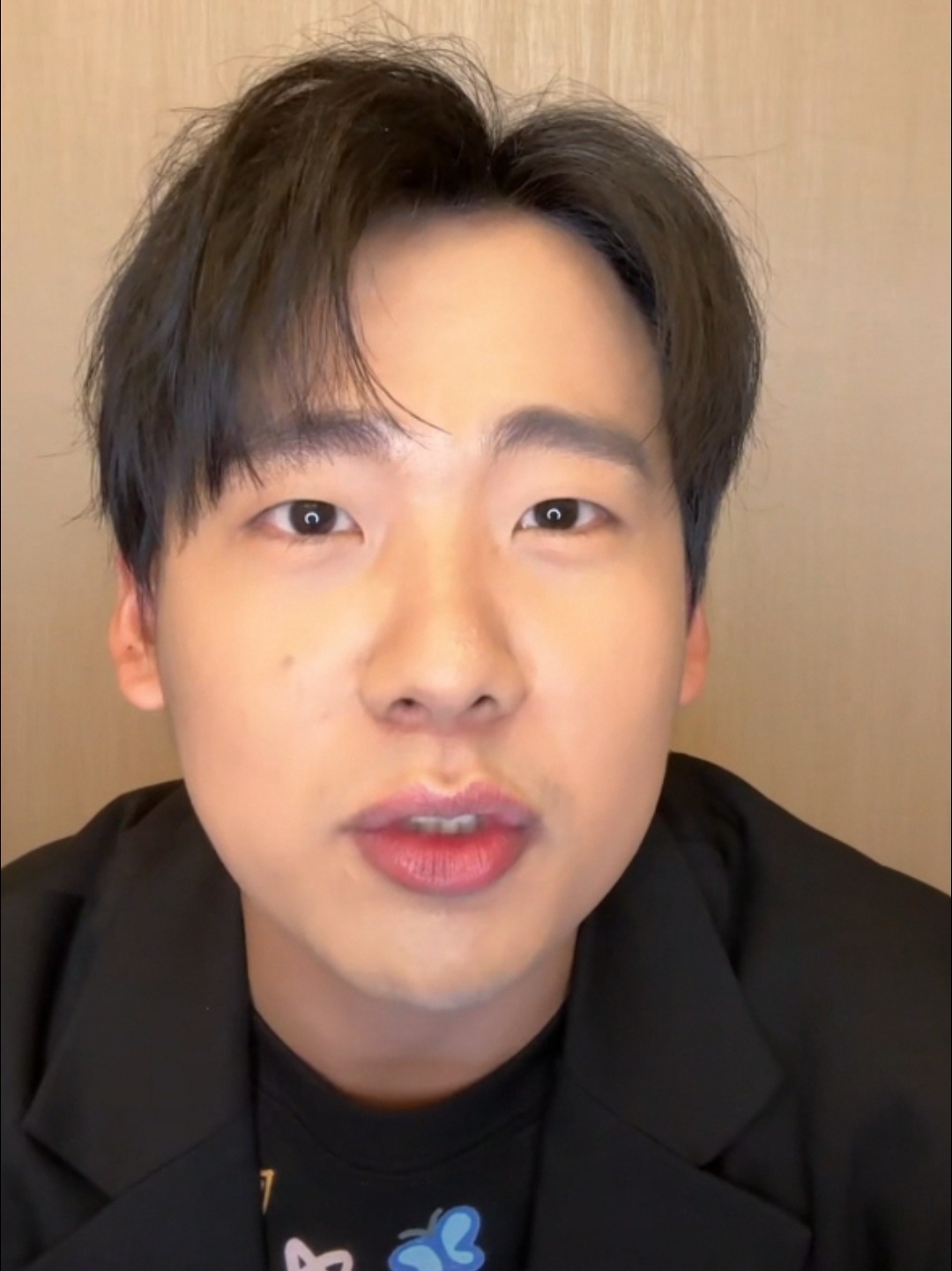 Guo Qilin and Jin Chen joined together to start a live broadcast. How ...